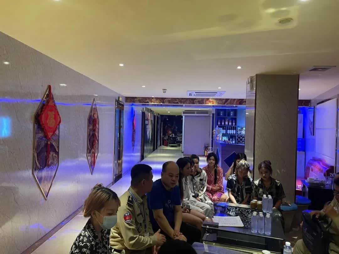 西港警方向娱乐业主宣传法律法规 - TNAOT