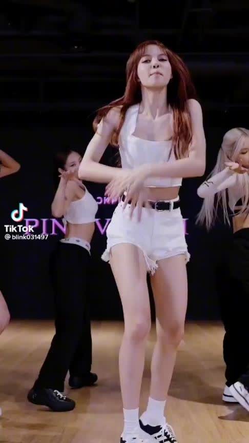 cute girl dancing 🤸🤸🤸 - TNAOT