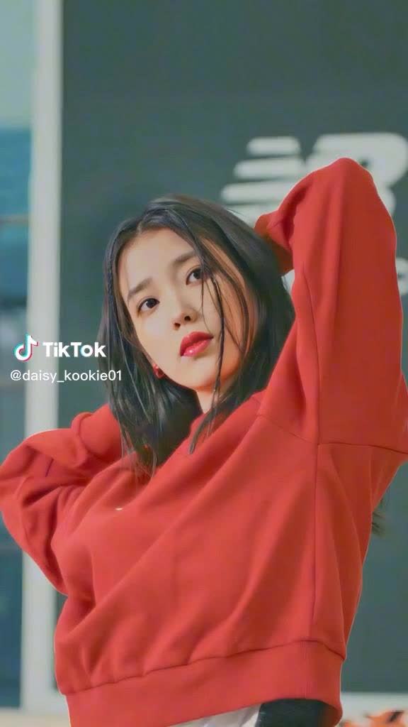 សម្រសតួរប្រុសៗក្នុង IU សម្ដែងសង្ហាៗសាហាវ - TNAOT