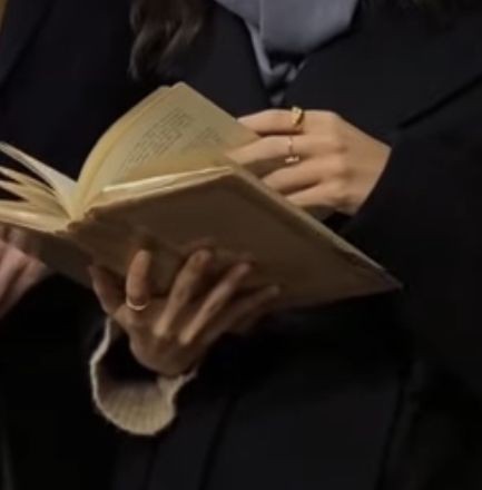 ធ្វើនយោបាយតាមរយៈអំណាច