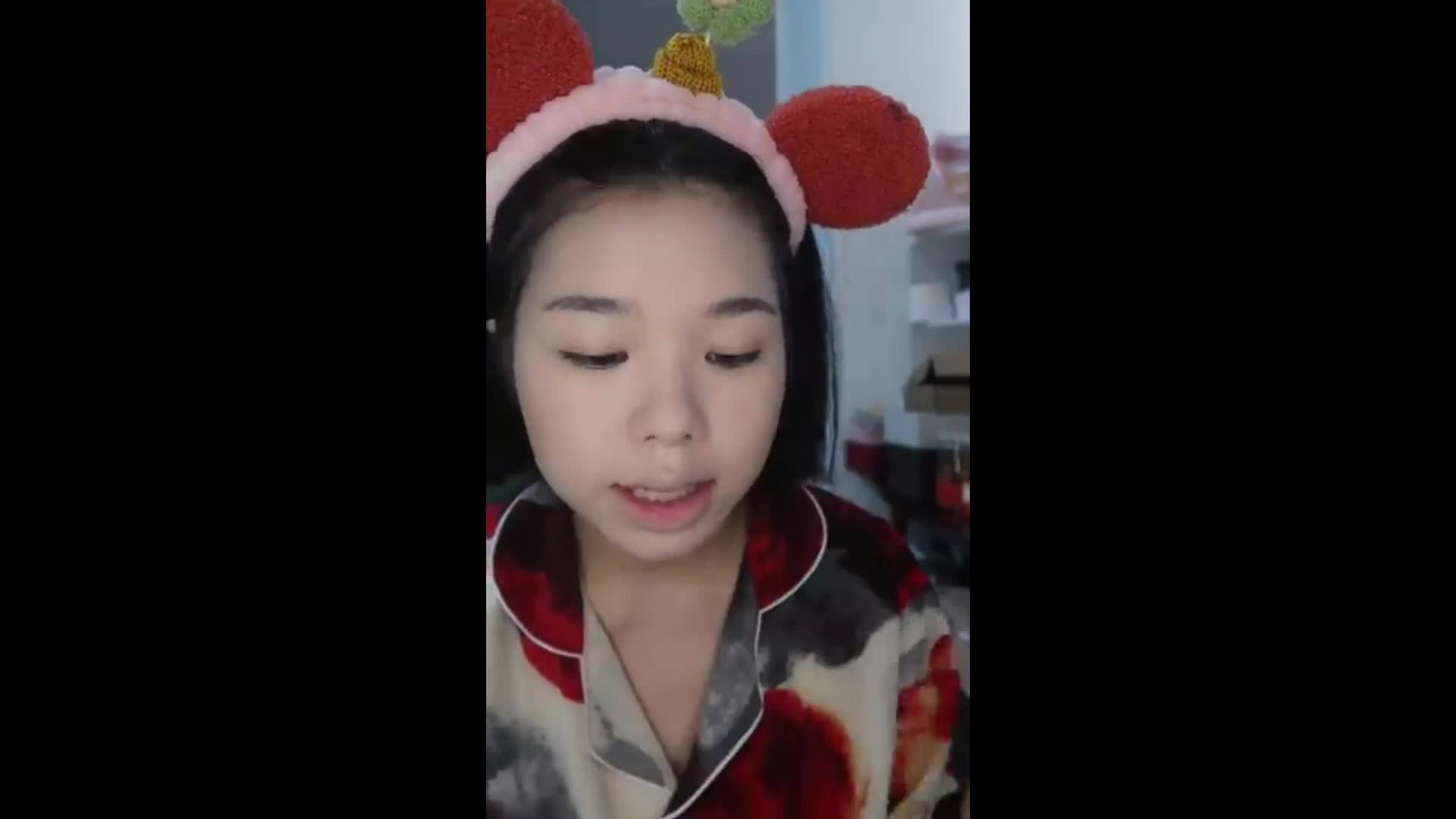 Peachy Makeup Look - Sreynea - 3of10 - TNAOT