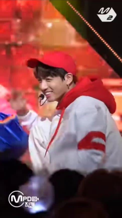 BTS Jungkook camfocus "Go Go" 💛🫰 - TNAOT