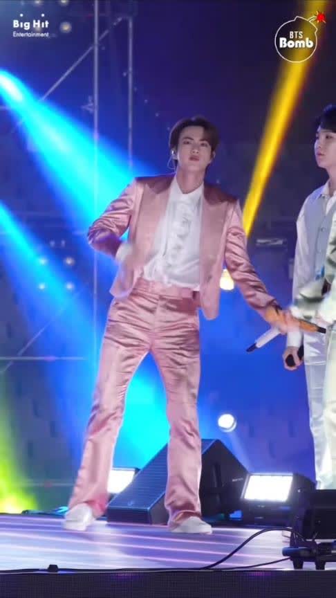 BTS Jin camfocus "Dynamite" 💖🫰 - TNAOT