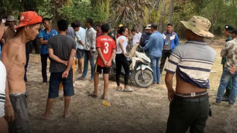 警方突袭斗鸡场枪支走火致1人受伤，遭赌徒包围！ - TNAOT