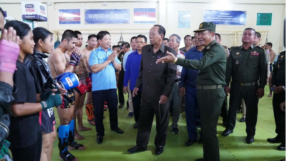 សម្តេច ទៀ បាញ់ សរសើរកីឡាគុនខ្មែរ និងរំពឹងដណ្តើមមេដាយស៊ីហ្គេម២០២៣ - TNAOT