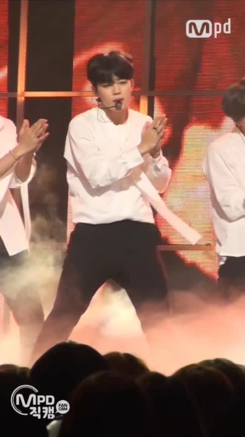 BTS Jimin camfocus "Butterfly" 💛🫰 - TNAOT