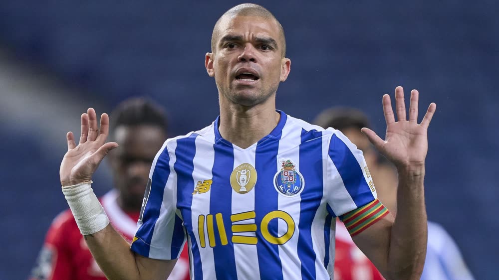 កីឡាករ PePe សម្រេចបន្តកុងត្រារយៈពេលខ្លីជាមួយក្លឹប Porto - TNAOT