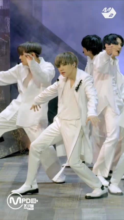 BTS SUGA camfocus "Blood Sweat & Tears" 💚🫰 - TNAOT