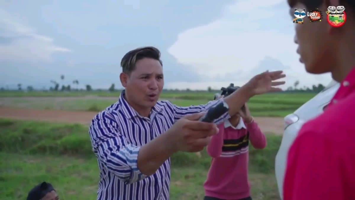 សំណើច សារព័ត៌មានពូគុកវង្វេងអស់ហើយ😁🤣🤣 - TNAOT