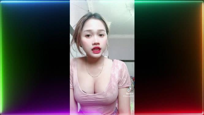 តោះមកមើលស្រីស្អាតរាំស្លៀកខ្លីសិចសុីភ្នំធំៗខ្លាំងណាស់ - TNAOT