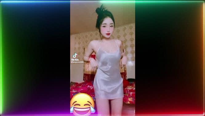 តោះមកមើលស្រីស្អាតរាំស្លៀកខ្លីសិចសុីភ្នំធំៗខ្លាំងណាស់ - TNAOT