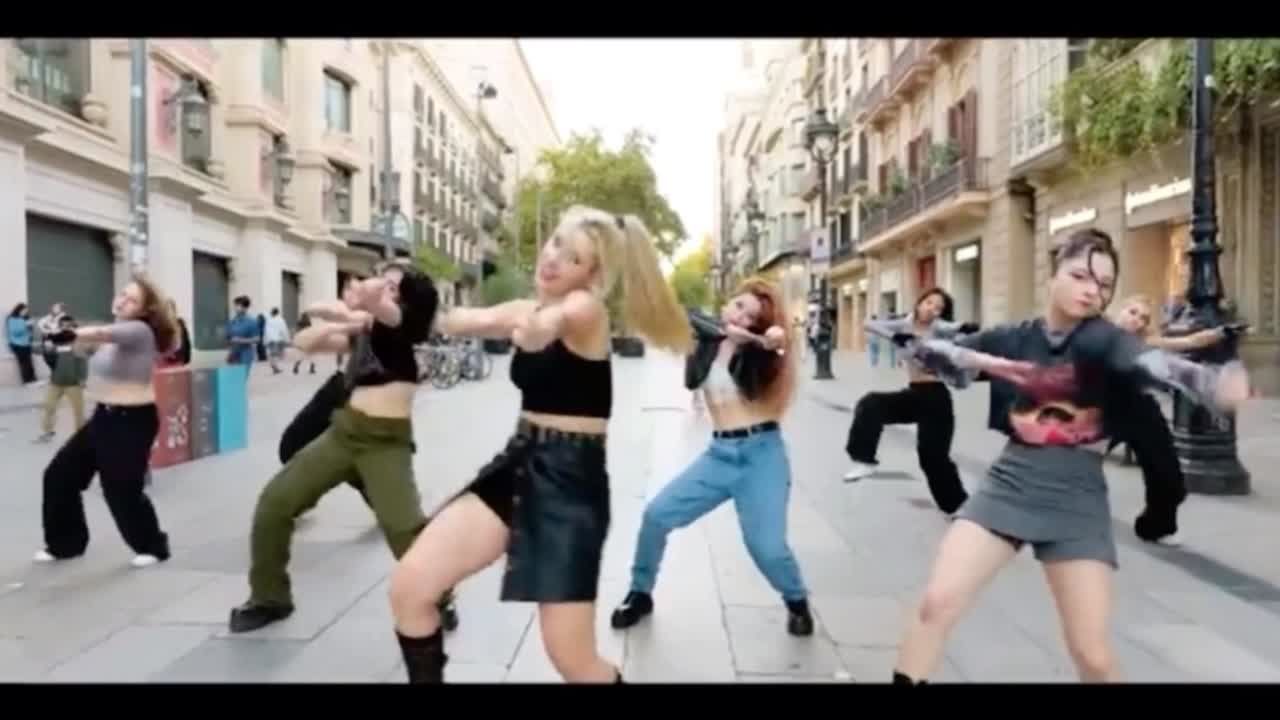 Blackpink «Shut Down» cover by EST CREW ញាក់សាហាវនៅសាធារណ: - TNAOT