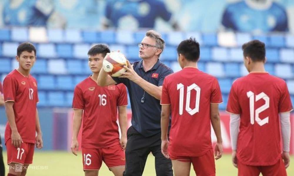 វៀតណាម សំឡឹងឃើញកៅអី យ៉ាងស្រួល បន្ទាប់ពីស្ថិតពូល C សម្រាប់ Asian Cup U23 វគ្គជម្រុះ - TNAOT