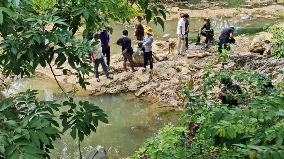 柬埔寨一小溪发现一具男尸！ - TNAOT